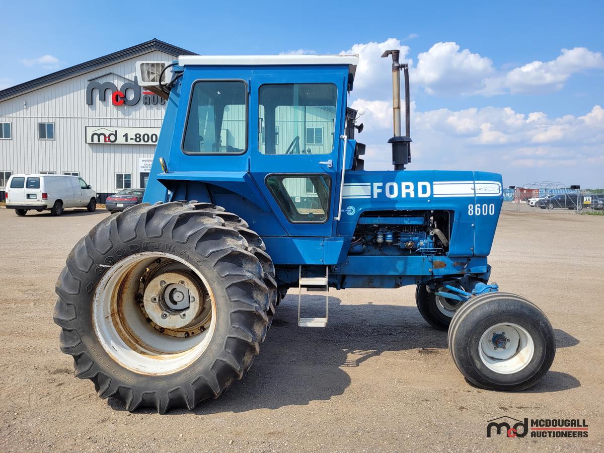 1975 Ford 8600 Tractor